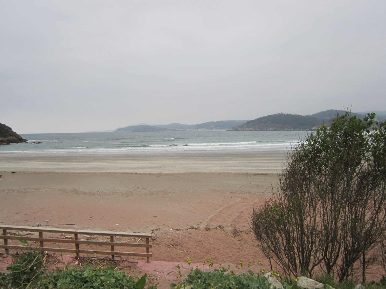 RIAS ALTAS: SIGUE LA MAGIA DE LA COSTA GALLEGA: Por playas y acantilados