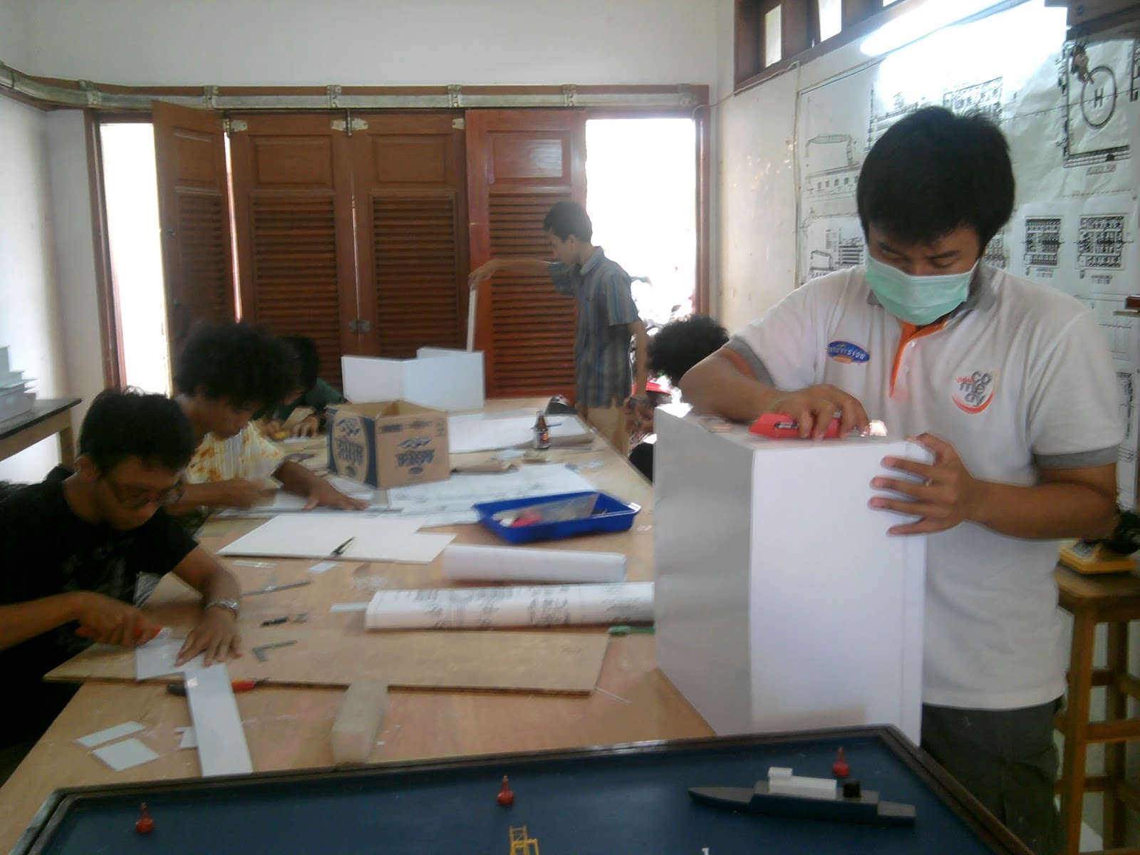 Menggambar Lines Plan: Teknik Perkapalan UI