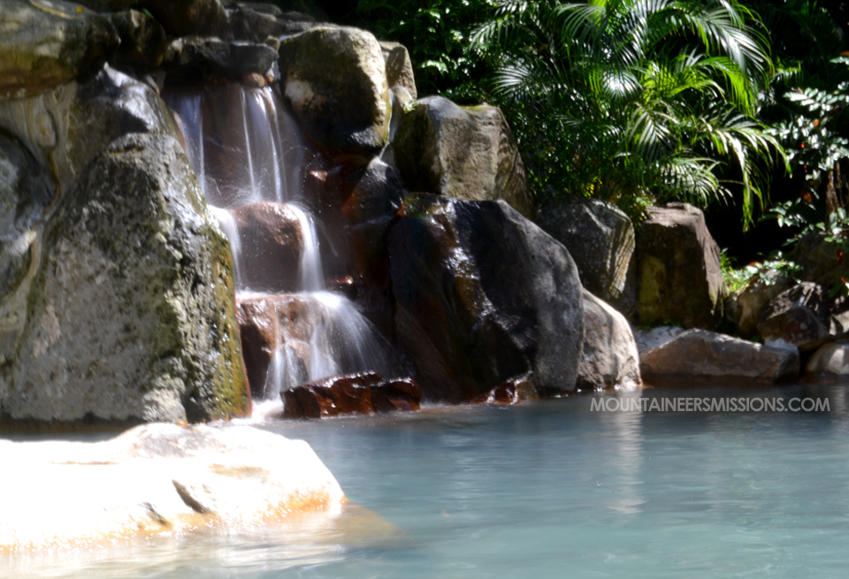 Traverse-ph: Therapeutic hot springs in Mambukal ~ Mambukal Resort