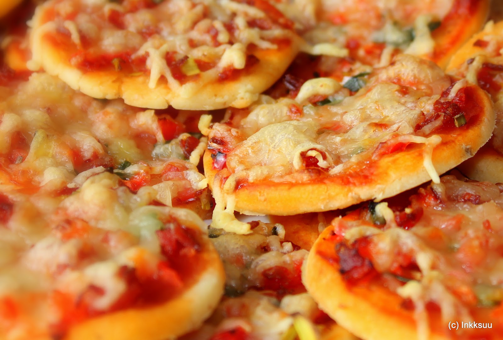 Rakkauteni leipomiseen: Pikkupizzat tai pizzarullat