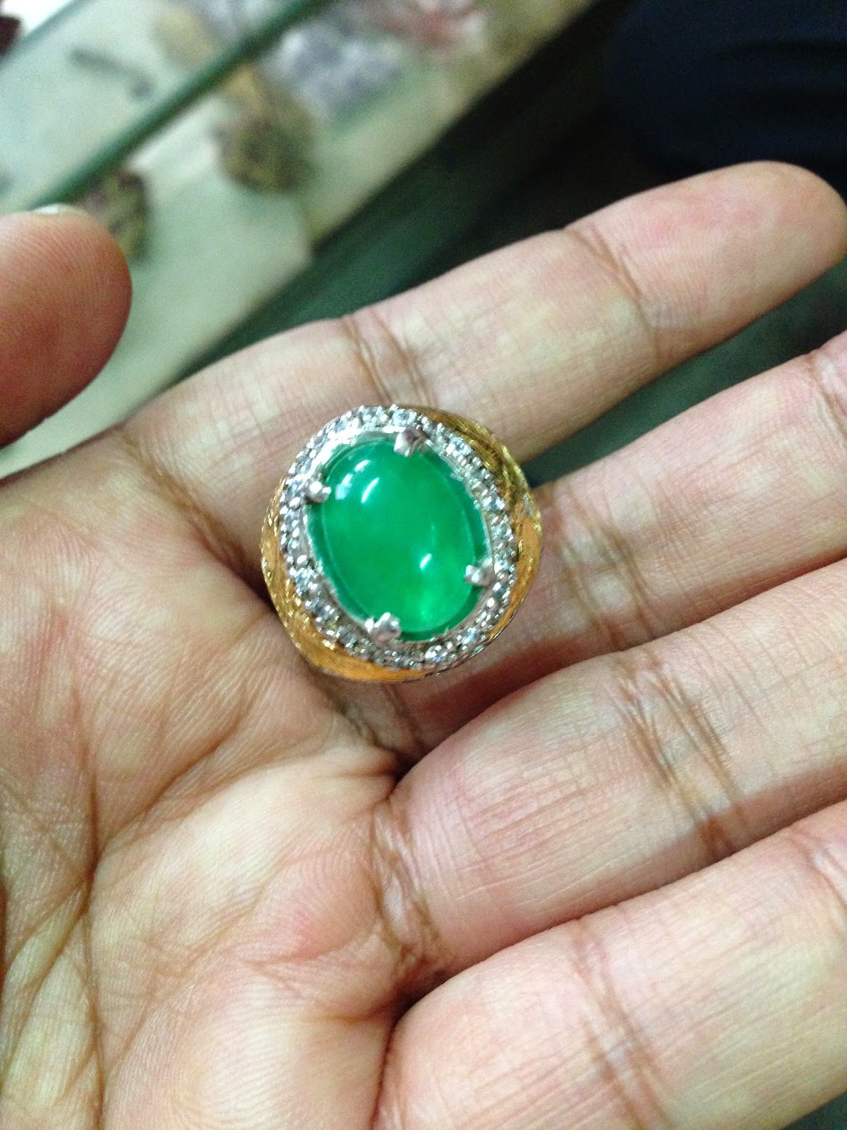 Batu Cincin Kalimantan: Batu Permata Giok (Jade)