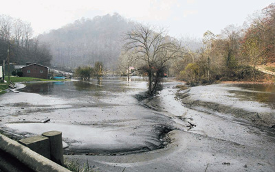 The Rising Tide: A Dirty Business: The Inez Coal slurry spill; Massey ...