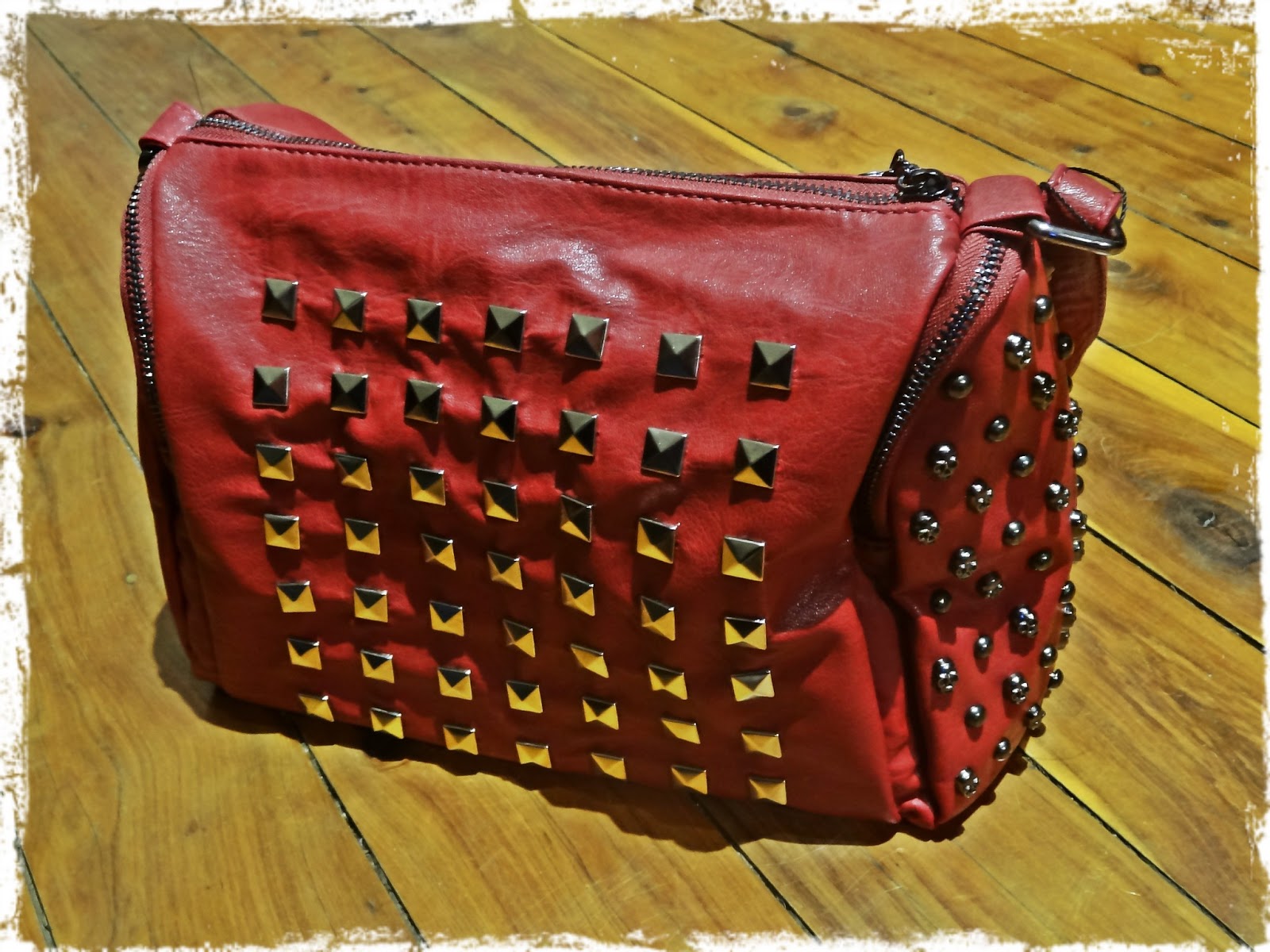 leftleg designs: DIY Studded Bag