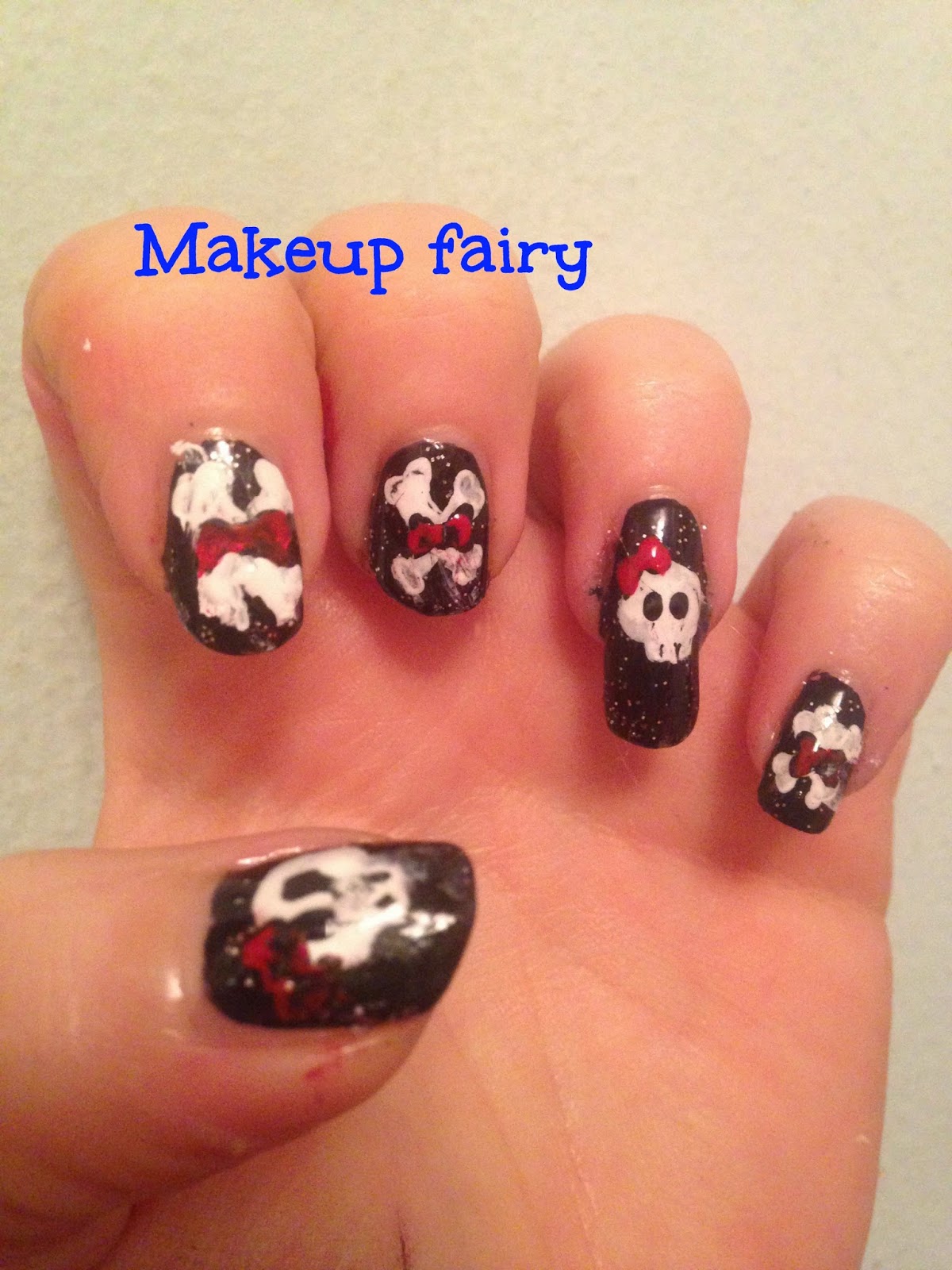 Tinklesmakeup: Skull and bones nail art