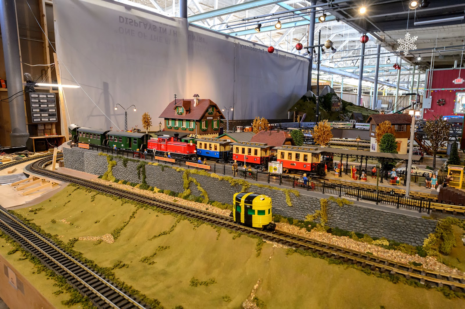 Bubba's Garage: A Visit to the Model Trains Station