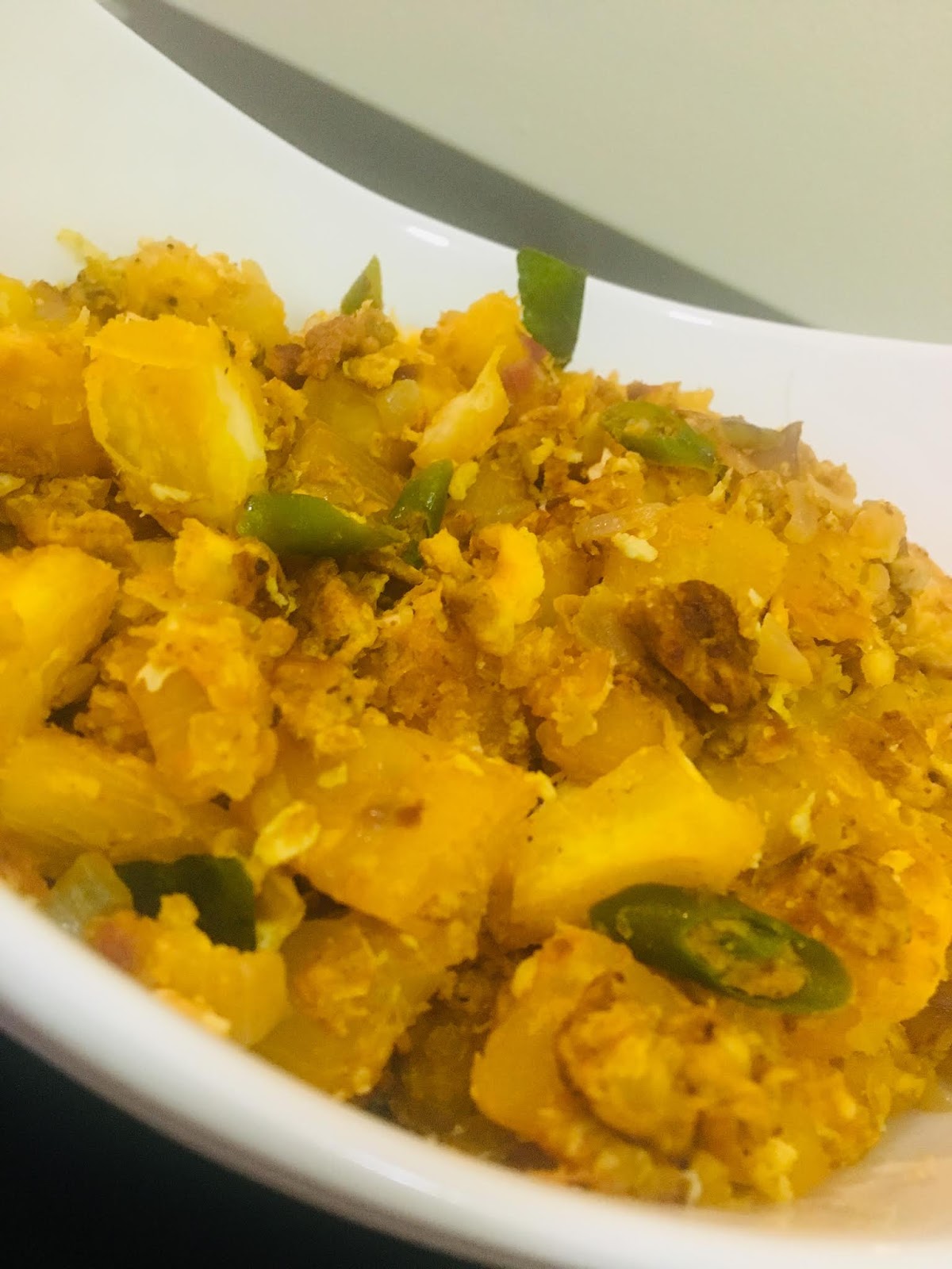 kerala Thattukada style Scrambled egg-with boiled tapioca stir fry ...