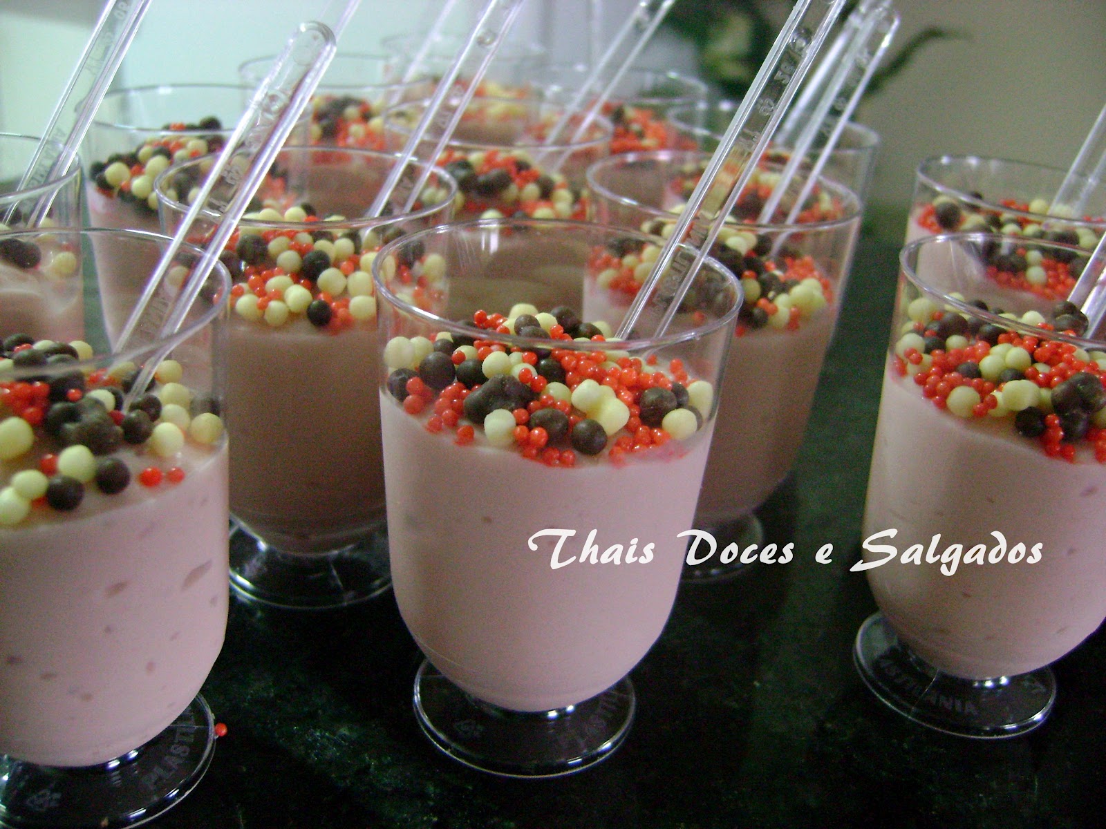 Confeitaria Artistica: Copinhos de Mousse