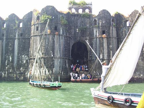 Khanderi-Underi Fort Maharashtra