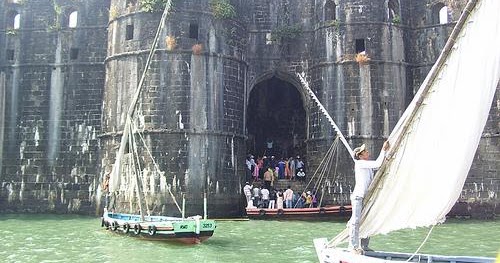 Khanderi-Underi Fort Maharashtra