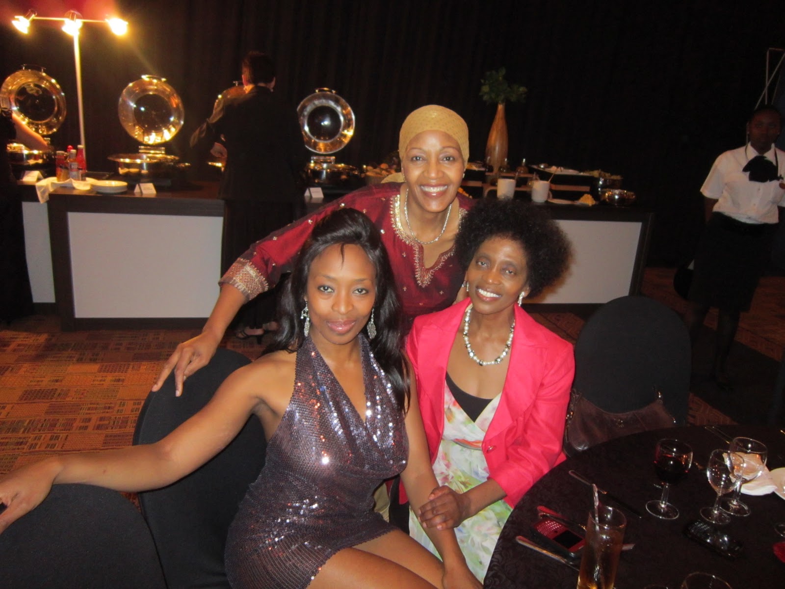 KHABODACIOUS: KHABODACIOUS WARMS UP MISS SOUTH AFRICA