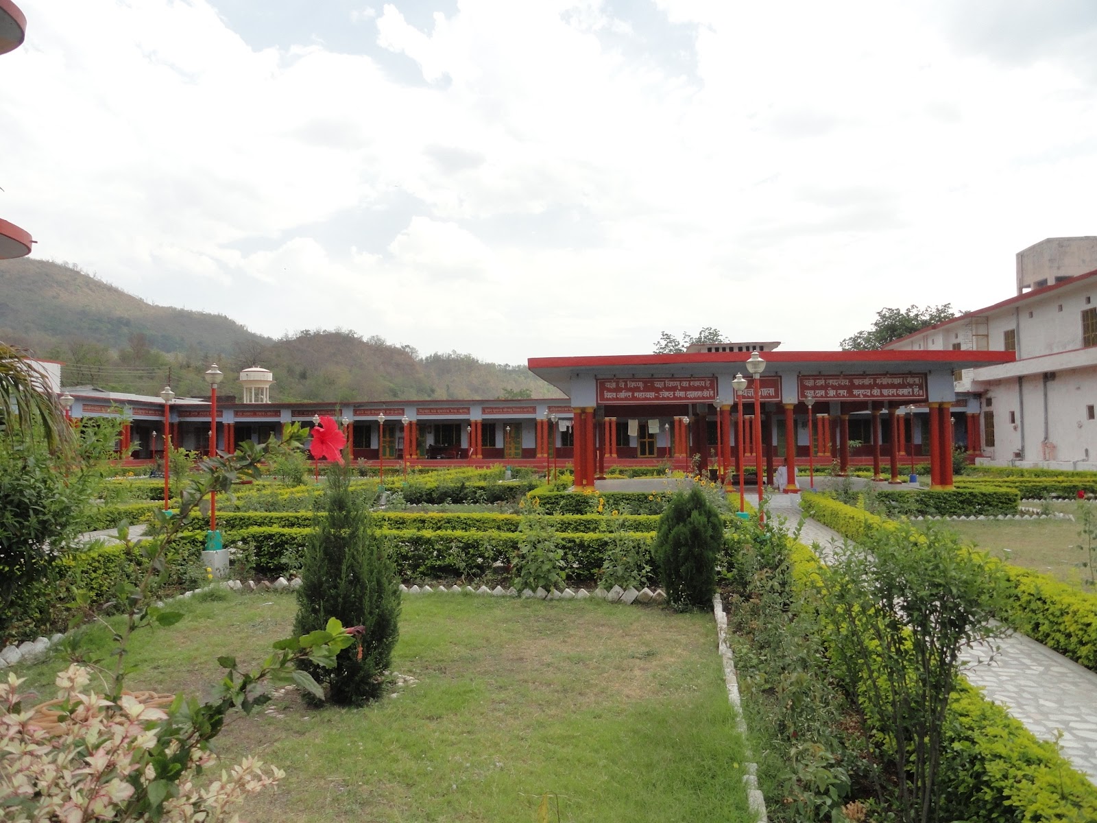 TRAS LA HUELLA DE ORIENTE: MIS DÍAS EN RISHIKESH