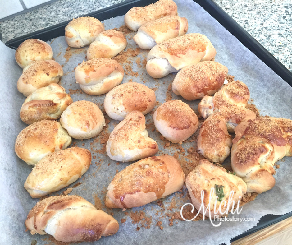 Michi Photostory: Baking Pandesal with Filling