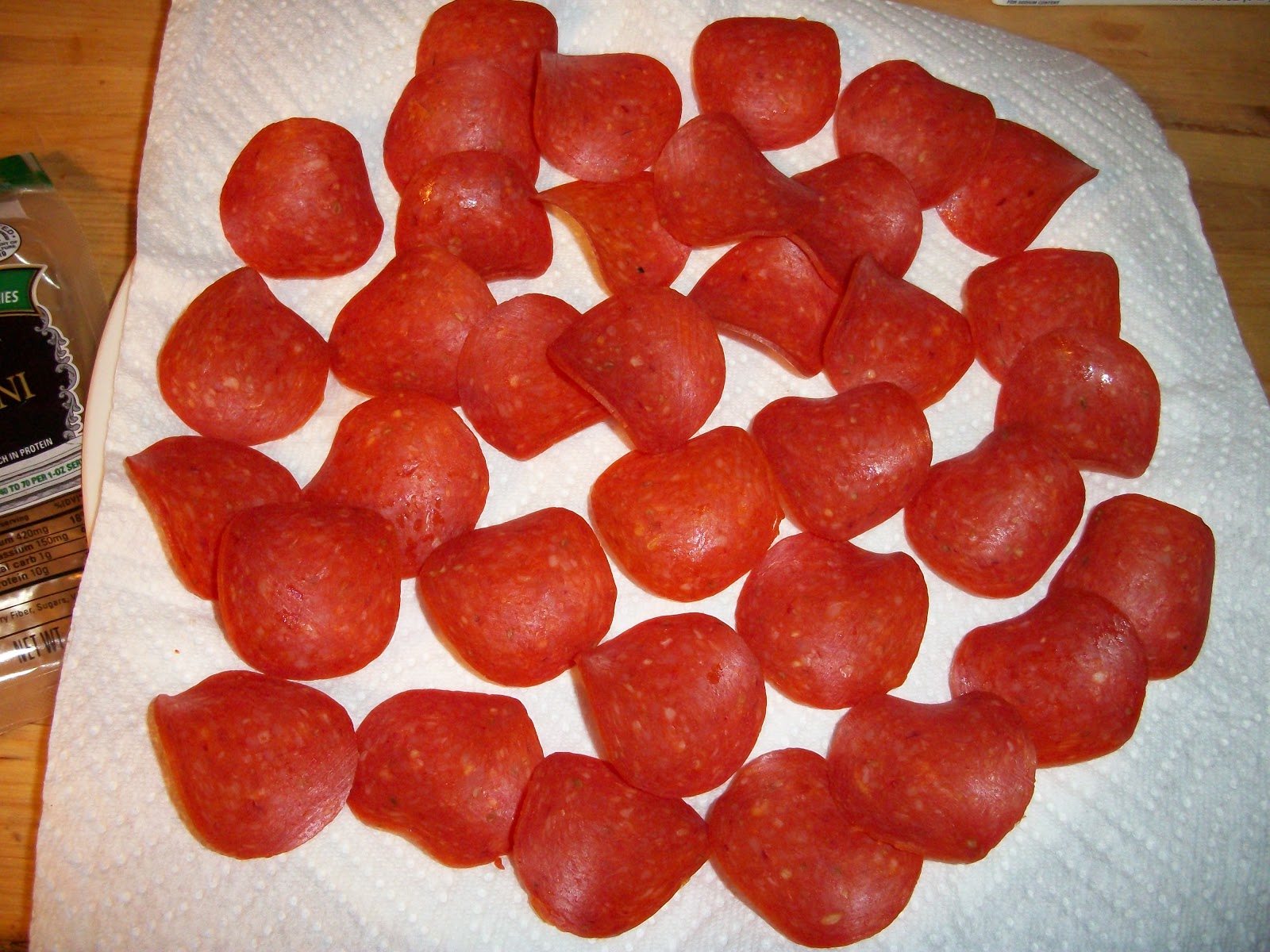 Cooking with love ! : Cipsuri crocante de pepperoni si bacon de curcan ...