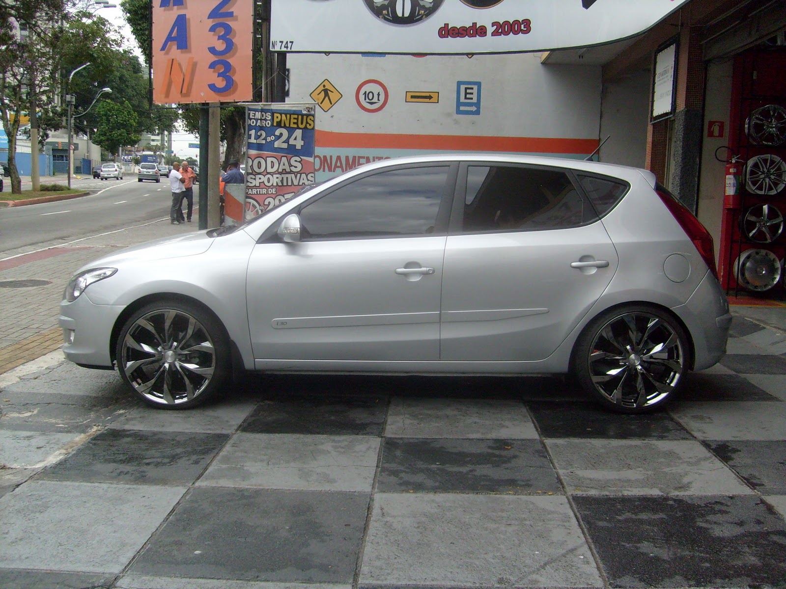 lc3 pneus e rodas: I30 ARO 20"