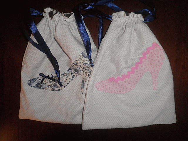 Con un trocito de fieltro: Bolsas para guardar zapatos Con un trocito de fieltro: Bolsas para guardar zapatos