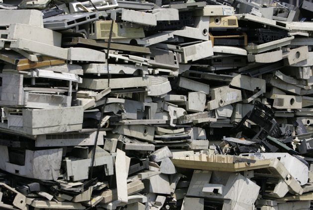 cleveland854321: OH THE FUN THINGS YOU WILL FIND IN THE JUNKYARD