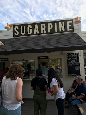 happy hour honeys: Troutdale Restaurant: Sugarpine Drive-In