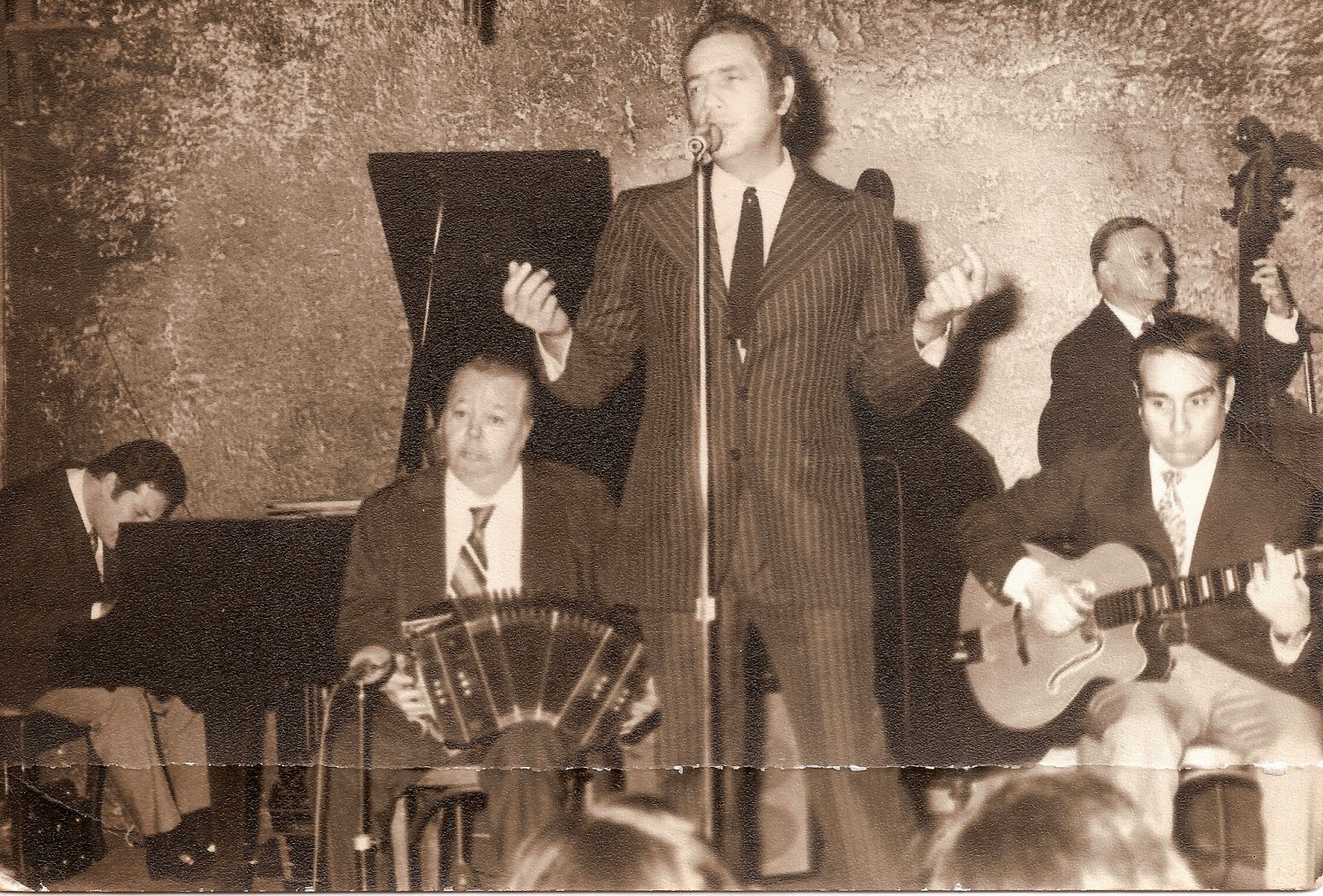 TANGO Y FOLKLORE ARGENTINO: Aníbal Troilo y su participación en el cine ...