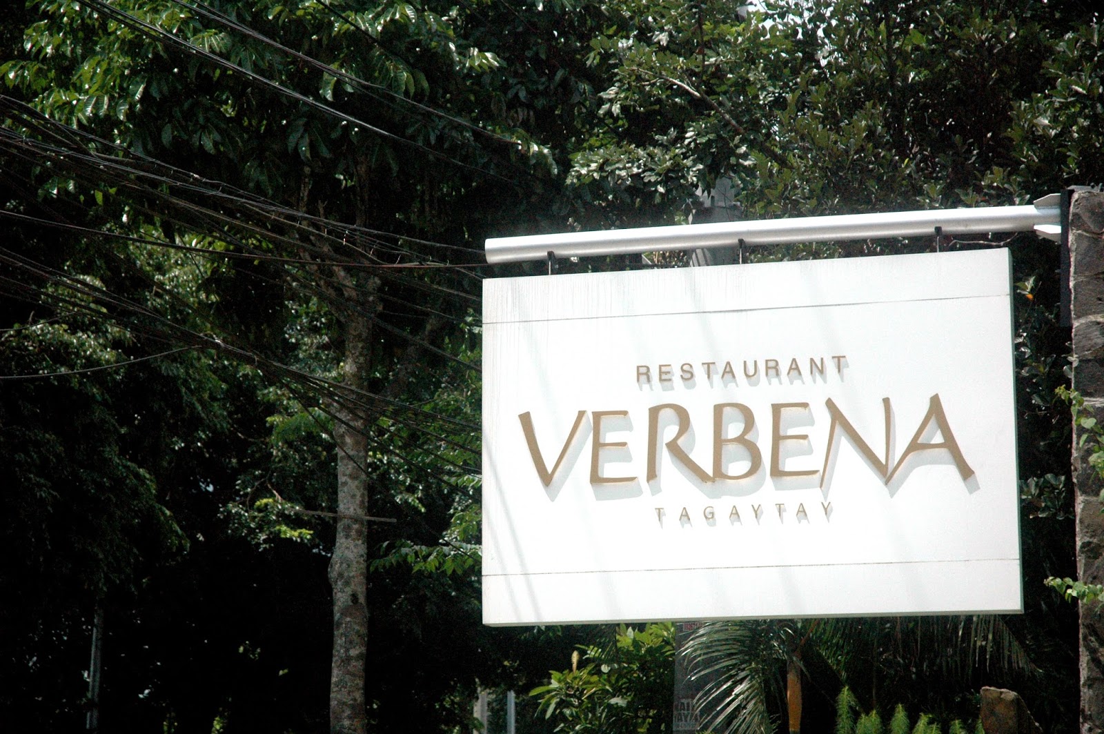 DUDE FOR FOOD: Brunch with a View at Discovery Country Suites ...