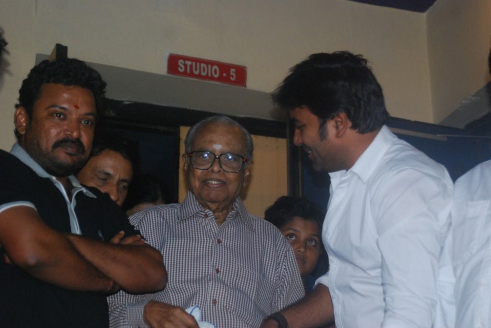 Thillu Mullu Movie Special Show - Hot PHOTOSHOOT Bollywood, Hollywood ...