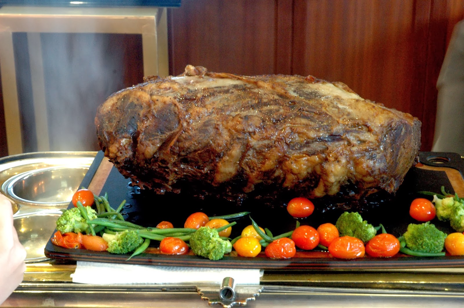 DUDE FOR FOOD: Cowrie Grill: Manila Hotel's Signature Restaurant Opens ...