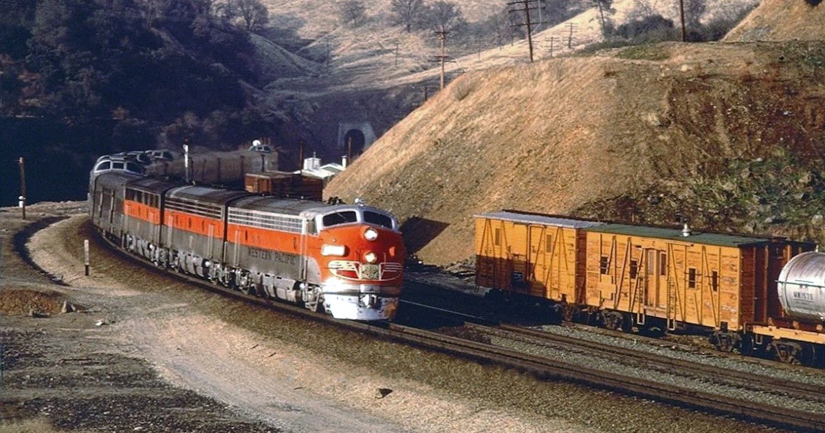 transpress nz: Western Pacific FP7 unit 805-A with the 'California Zephyr'