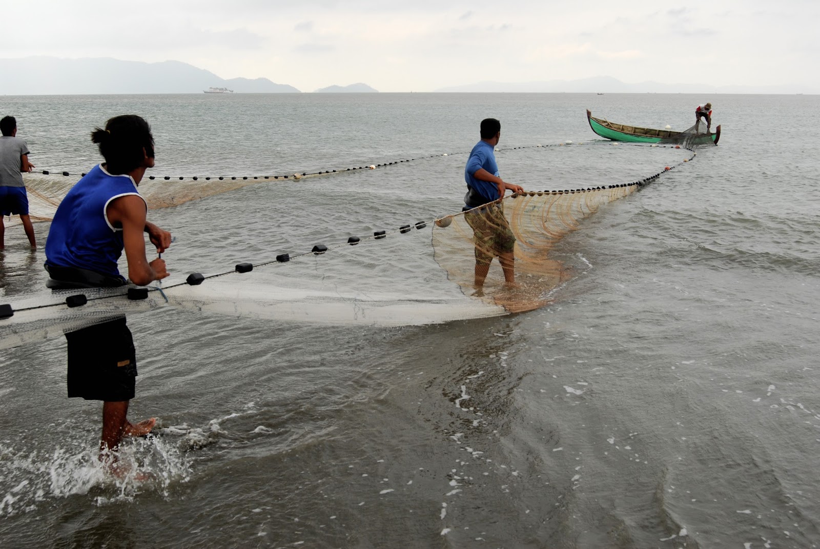 Peralatan Menangkap Ikan Di Negara Brunei Darussalam: Pukat Pantai
