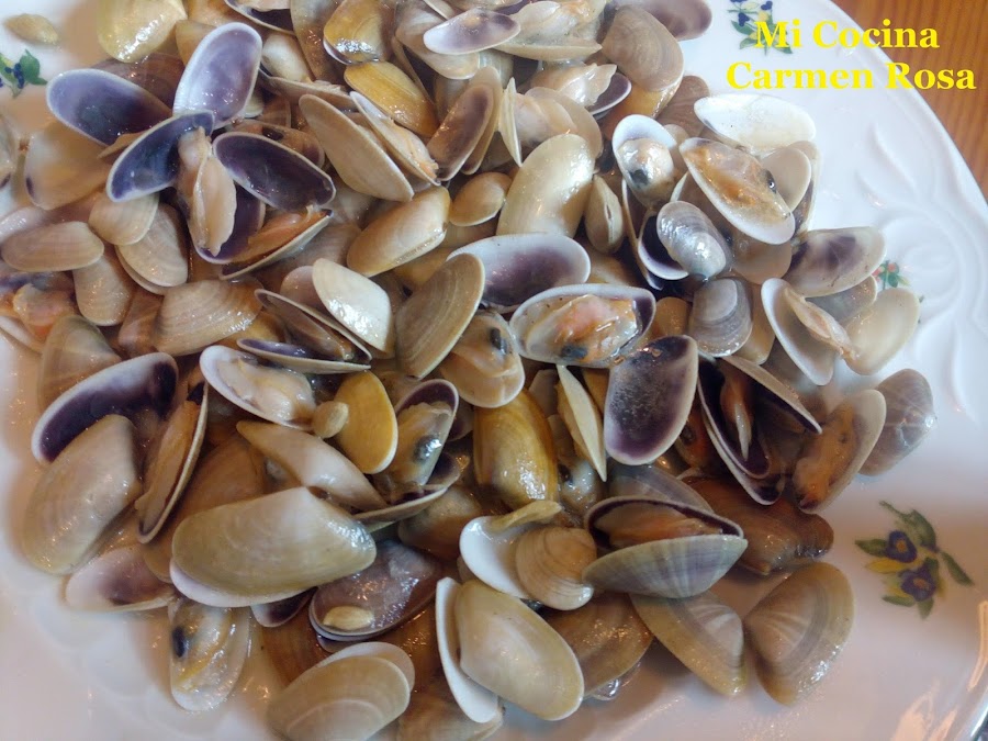 Coquinas salteadas al estilo malagueño | Cocina