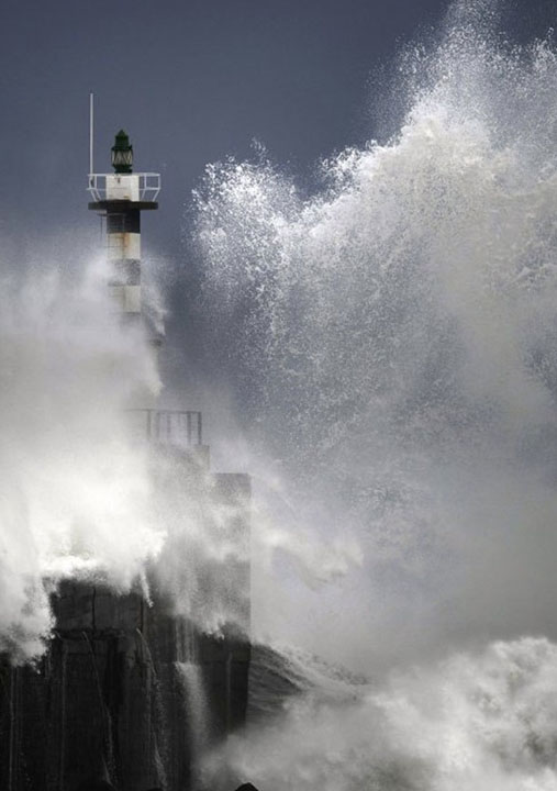 World dangerous sea wave - Travel