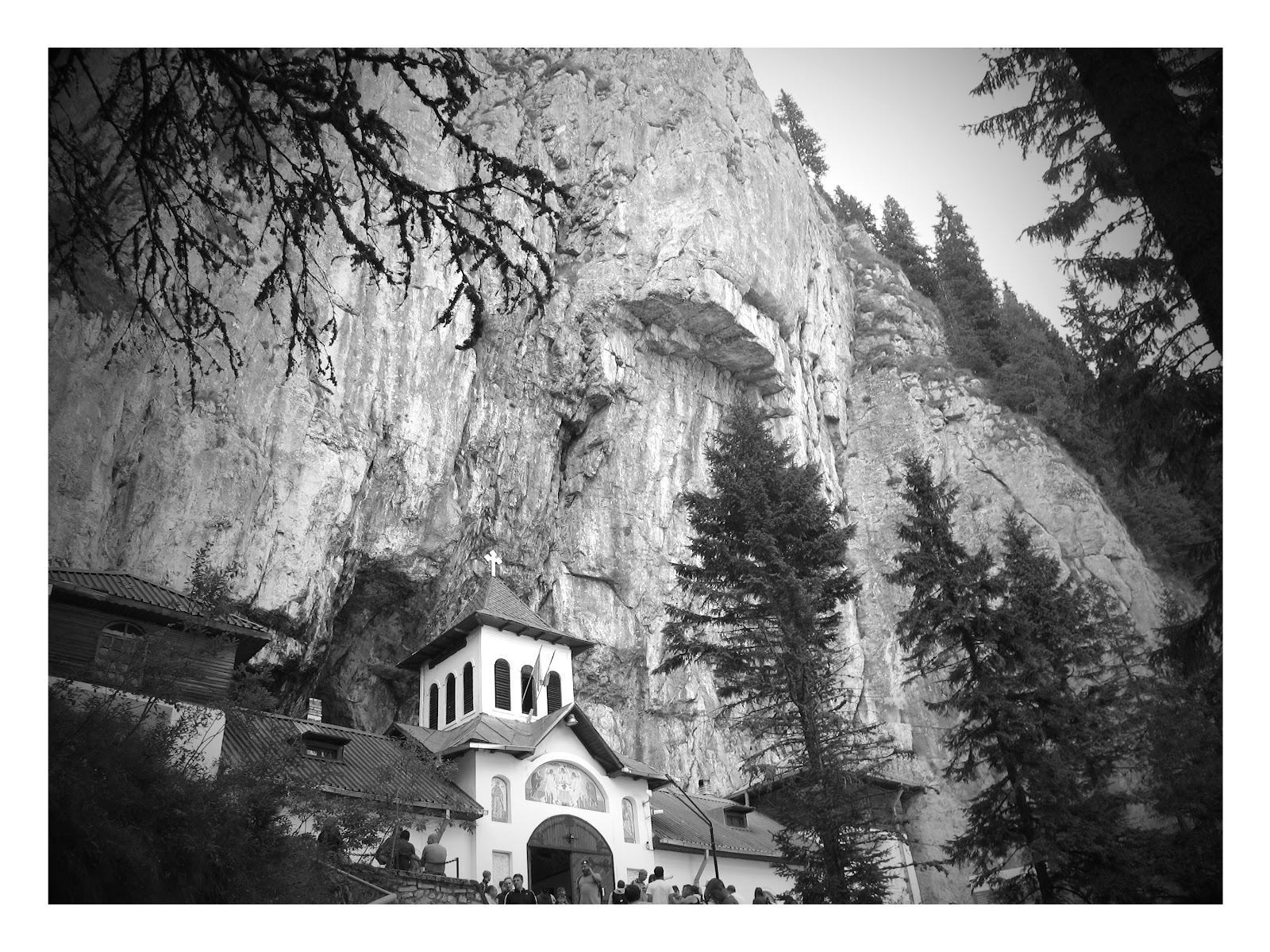 Impresii de calatorie: Drumul Transbucegi, Cabana Dichiu, Lacul Bolboci ...