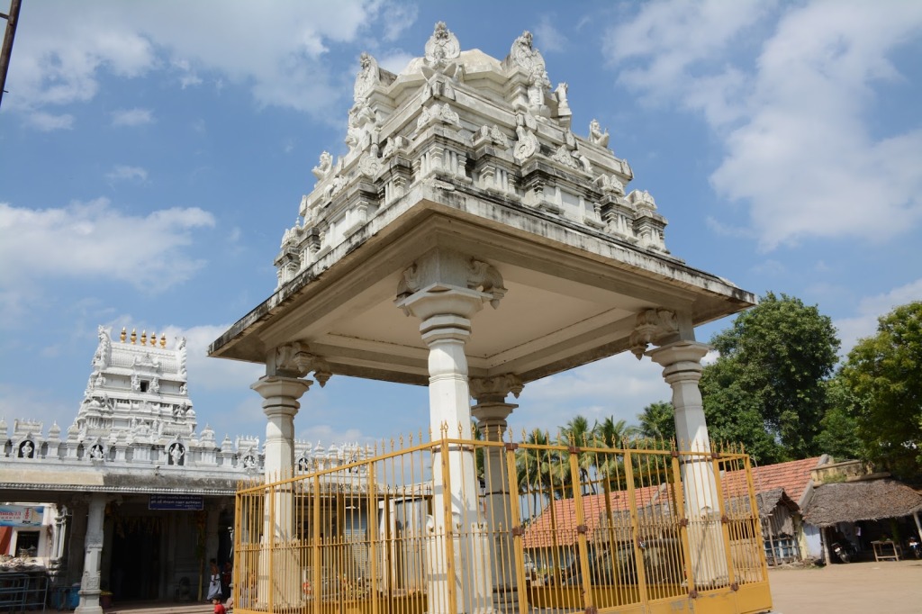 Tamilnadu Tourism: Prasanna Venkatachalapathy Temple, Gunaseelam, Trichy