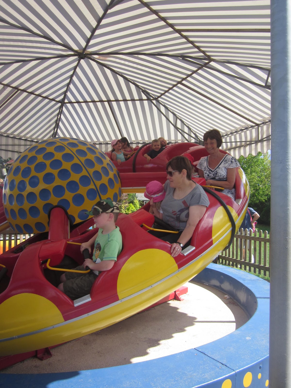 Mummy From The Heart: Review: Paultons Park inc. Peppa Pig World, Hants, UK