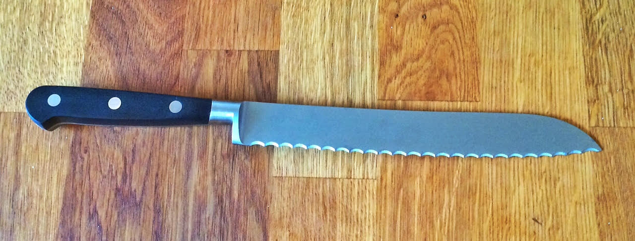 Choosing your first knife - Learn to cook by taming your kitchen!
