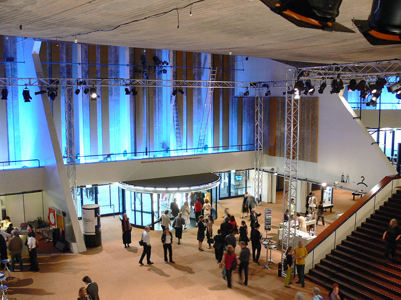 ARTI NEWS 2022: Im Theater Basel... Ein Besuch!