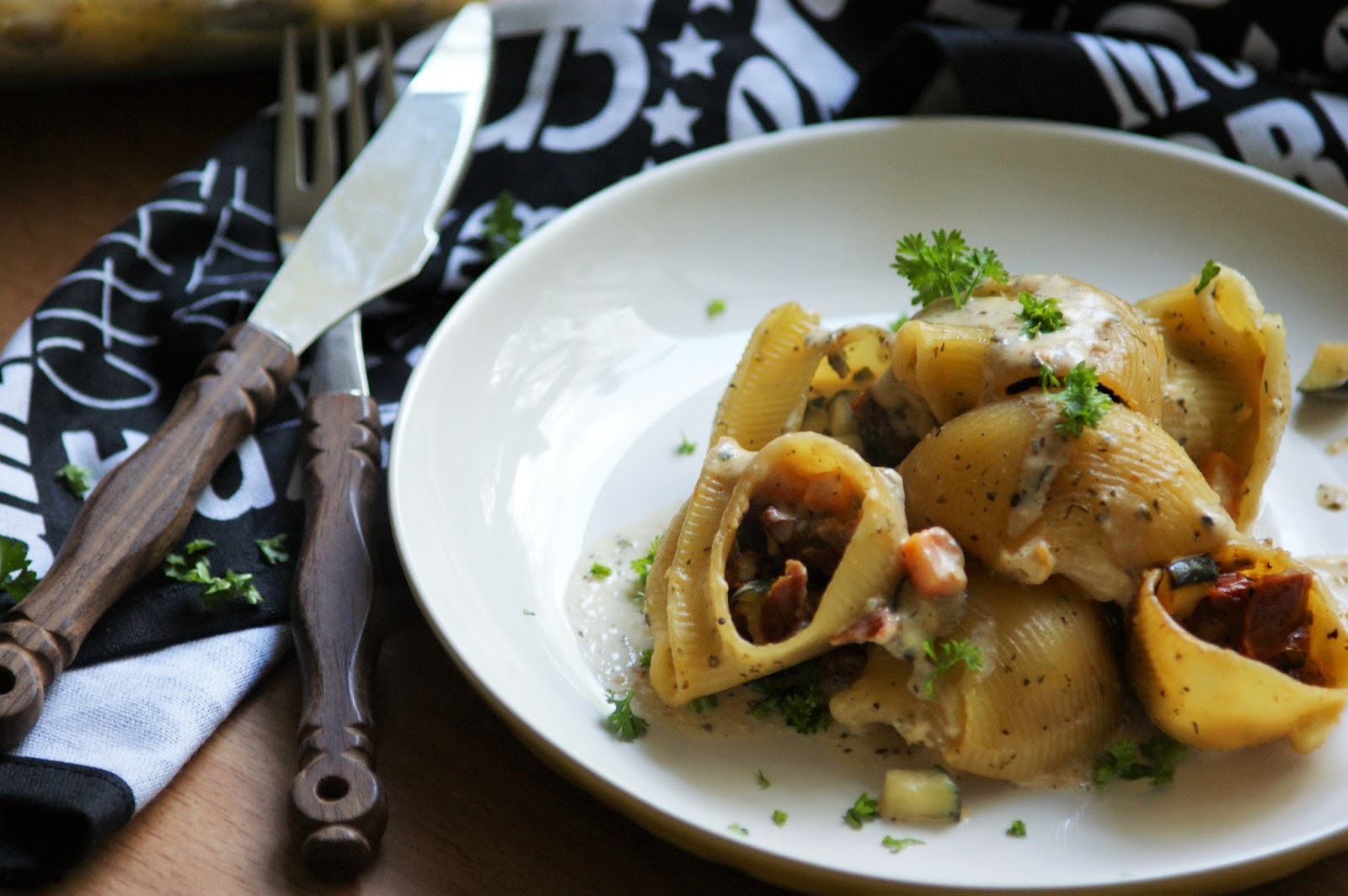 Mediterrane Lumaconi mit Gemüsefüllung - Papilio Maackii