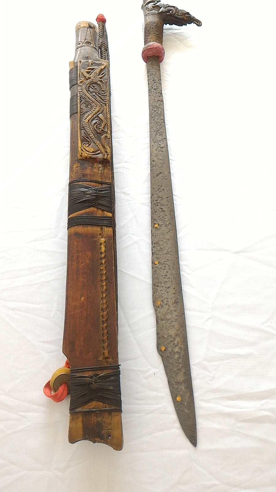 BISMILLAHIRRAHMANIRRAHIM KOLEKSI UNIK ANTIK: MANDAU SIMPAI TIGA