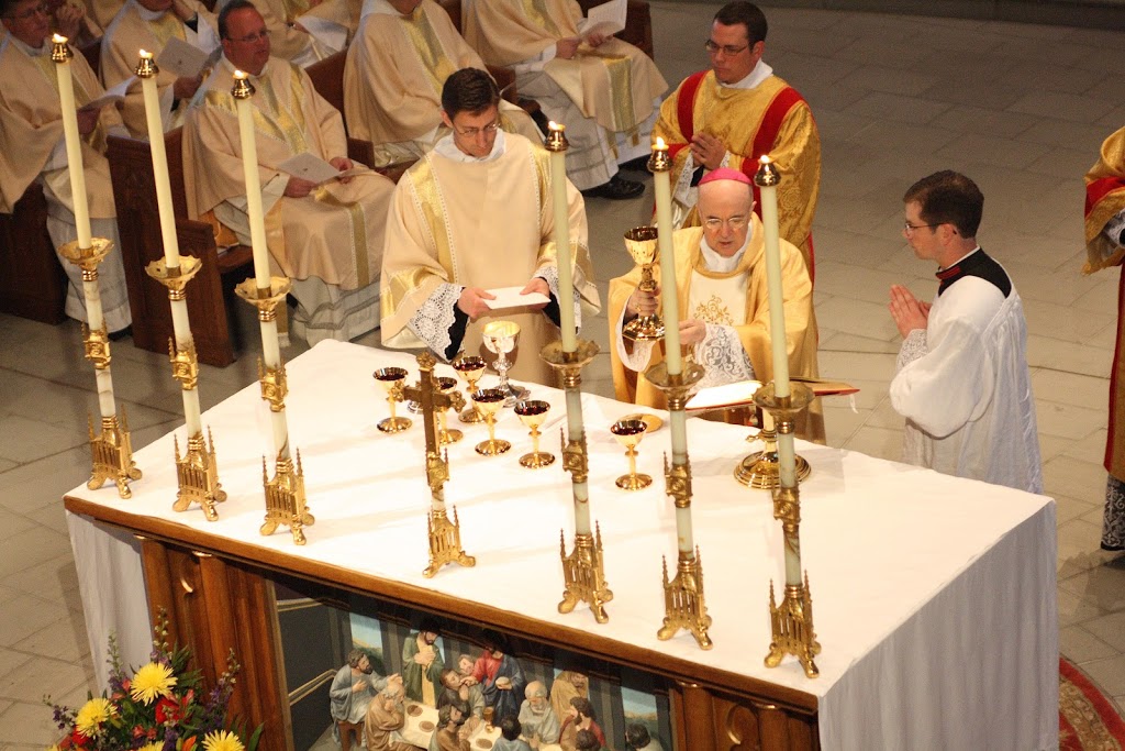 New Liturgical Movement: Mass “Facing the People” as Counter-Catechesis ...