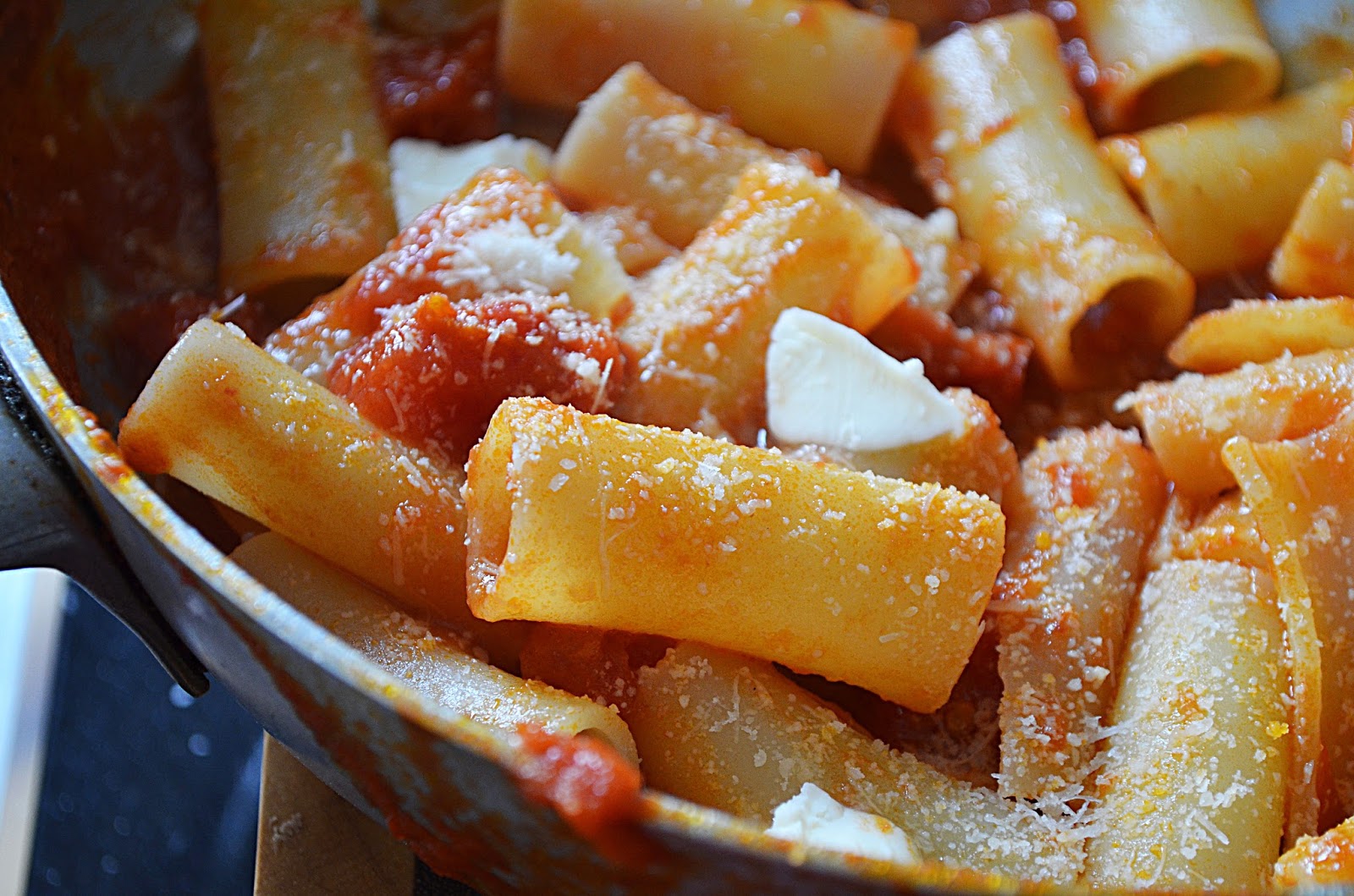 Paccheri 'a napulitana