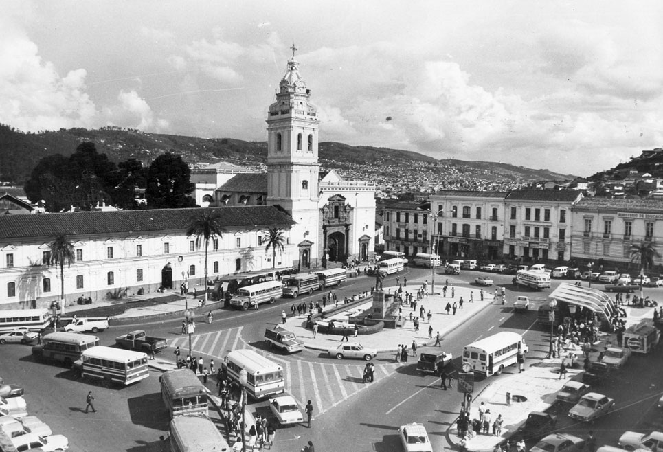 Fernando Velasco Abad - "El Conejo": Quito de antes, Quito de hoy