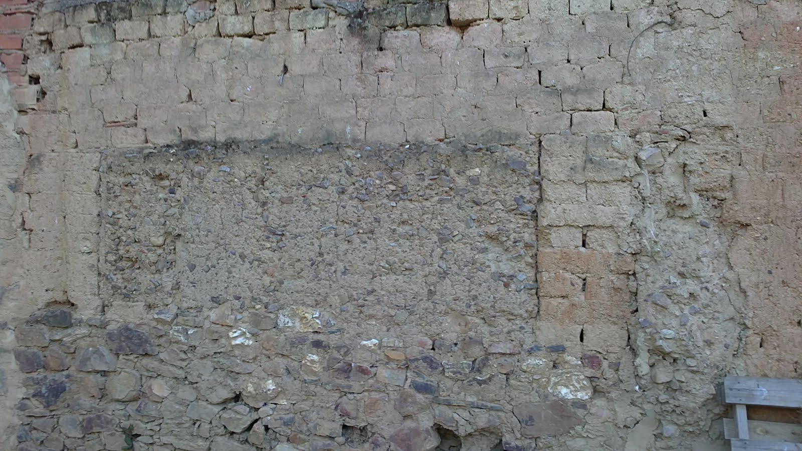 Arroba de los Montes: Arquitectura en Arroba de los Montes. LAS PAREDES