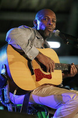 DAR BASE MAGAZINE, EYE OF TANZANIA: JOE THOMAS CONCERT IN NAIROBI