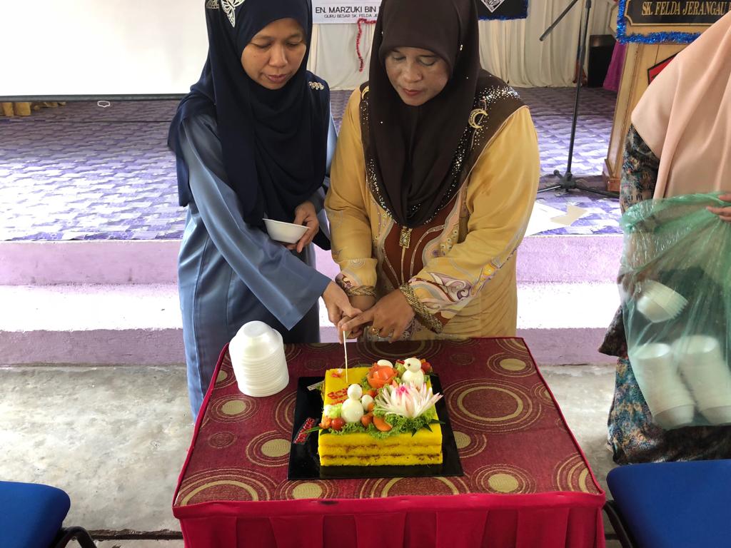 SK FELDA JERANGAU BARAT