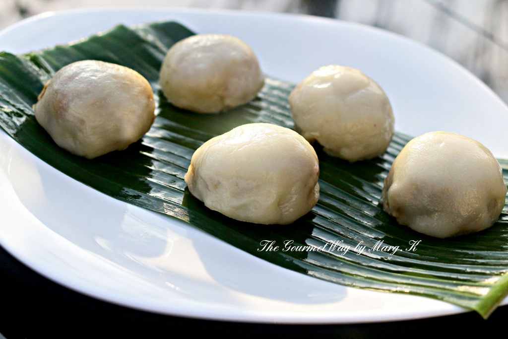 Savory Hakka Cha-Guo with Black-eyed pea filling . 眉豆餡咸茶果