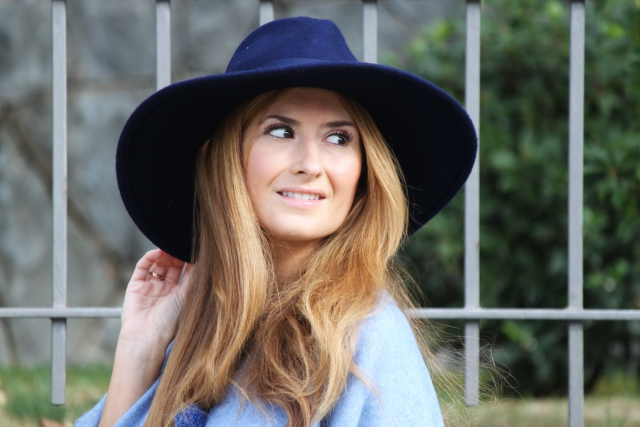 BLOG DE MODA Y LIFESTYLE: CON MI CAPA AZUL