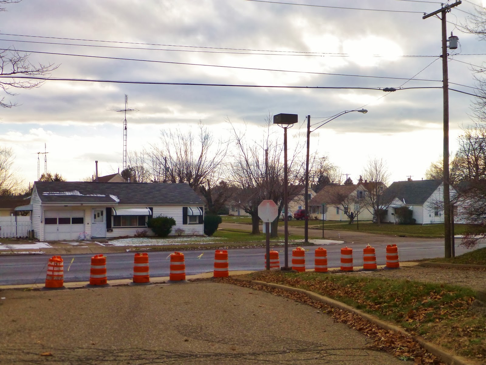 Dead and Dying retail: Mellett Mall / Canton Centre in Canton, Ohio
