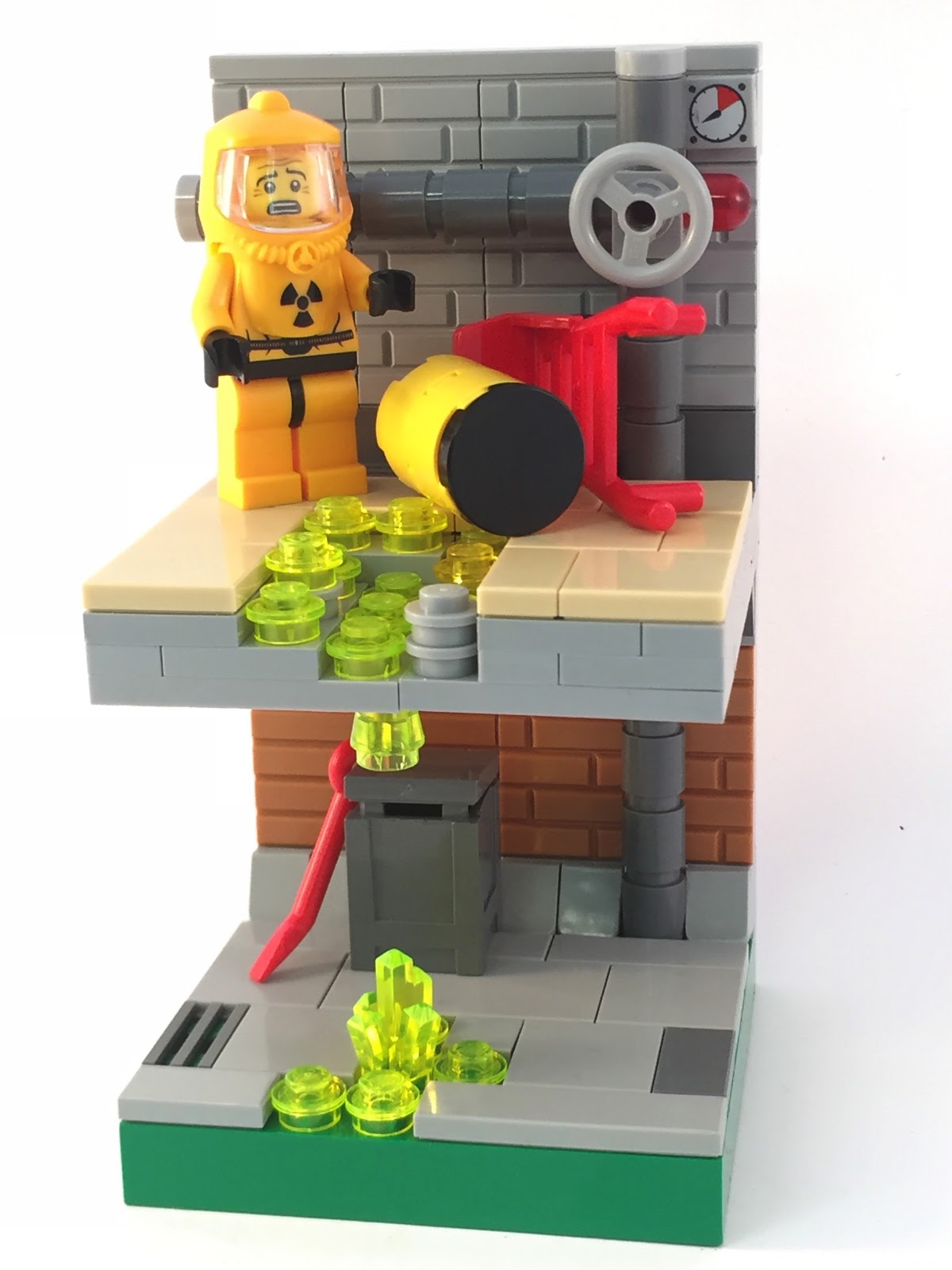 Lego Minifigure pictures: Custom Lego Scene Hazmat Guy Breaking Bad ...
