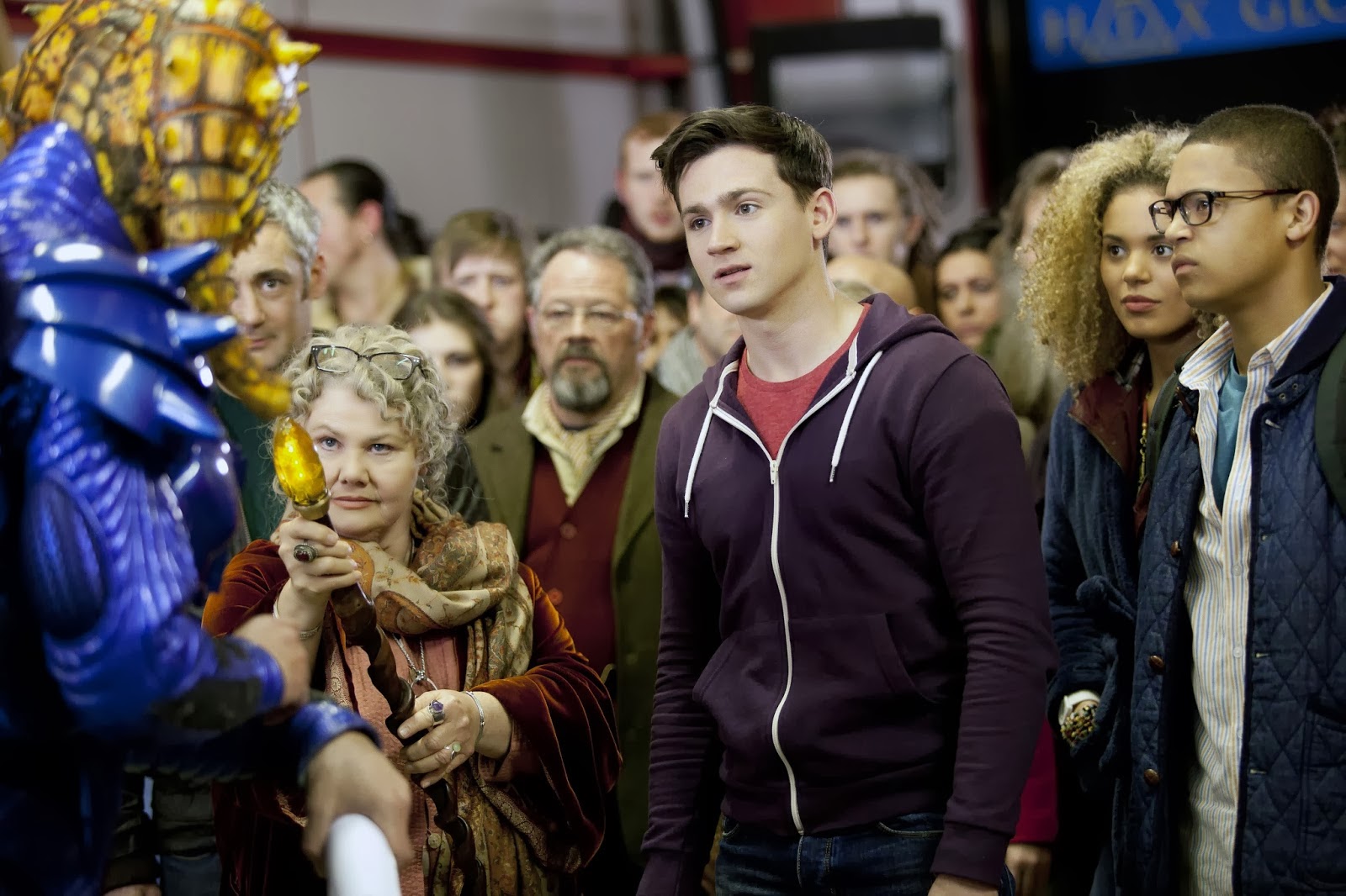 TV Lover: My Review of Wizards Vs. Aliens 2x01: "100 Wizards"