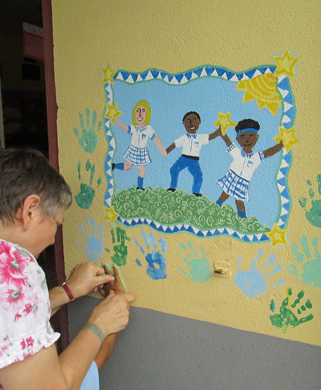 Island Dispatches : Child Friendly School Mural