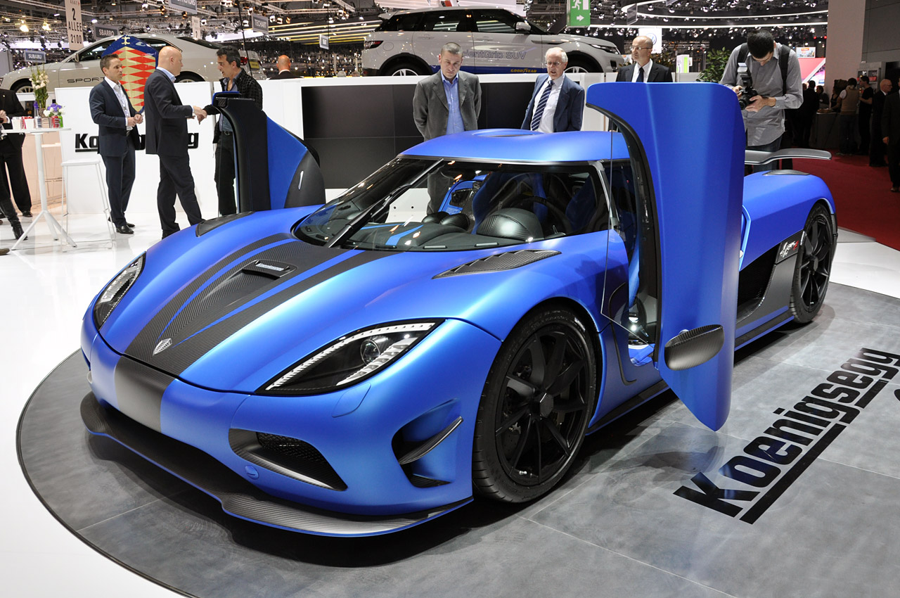 Koenigsegg Agera R on Geneva auto show 2012 is a matte blue streak of ...