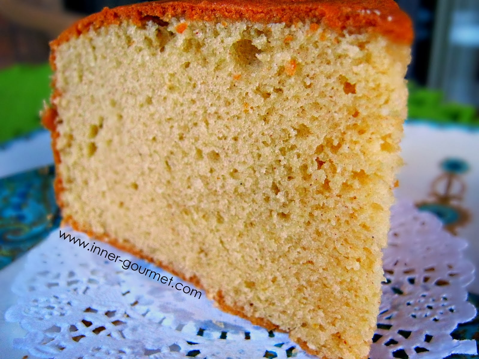 A Light and Fluffy Sponge Cake - Alica's Pepper Pot